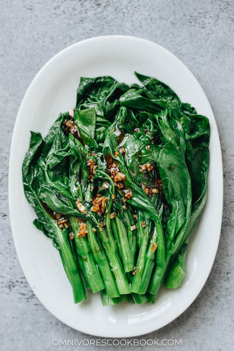 Choy Sum with Garlic Sauce (白灼菜心) - Omnivore's Cookbook