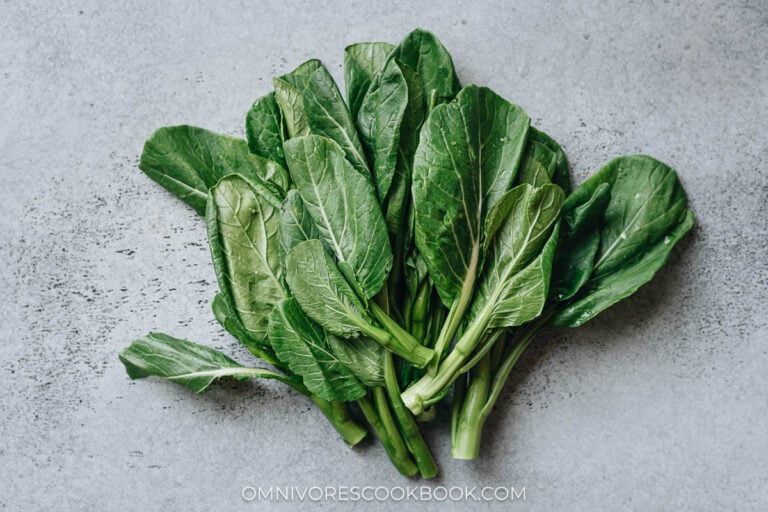Choy Sum with Garlic Sauce (白灼菜心) - Omnivore's Cookbook