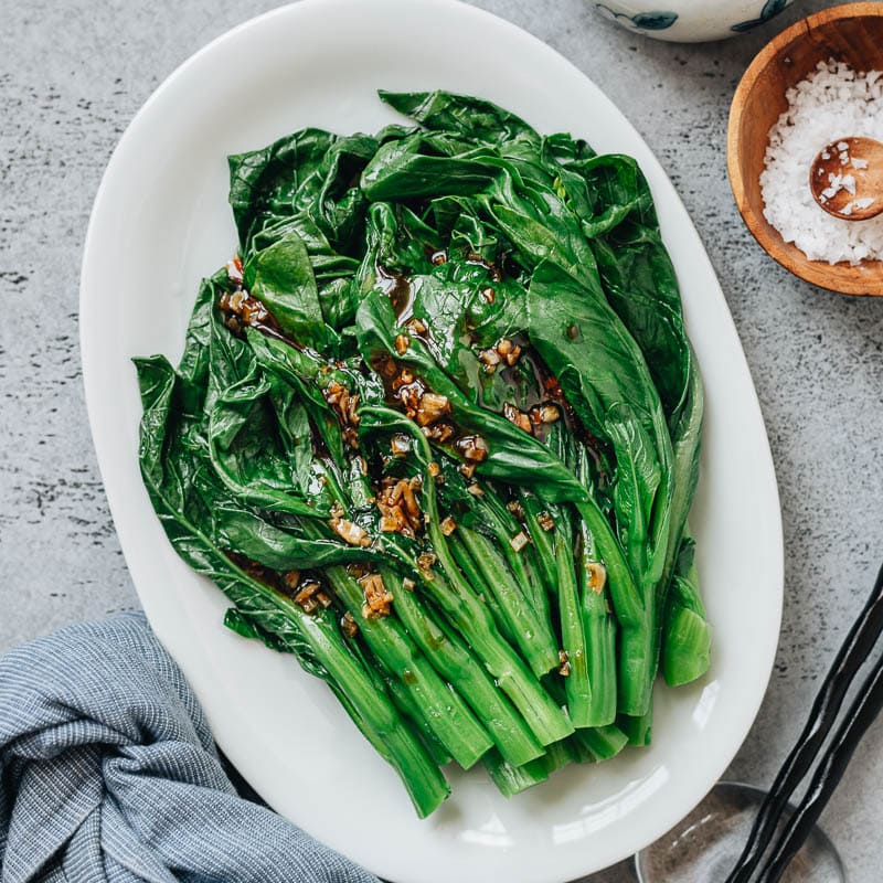Choy Sum with Garlic Sauce (白灼菜心) - Omnivore's Cookbook