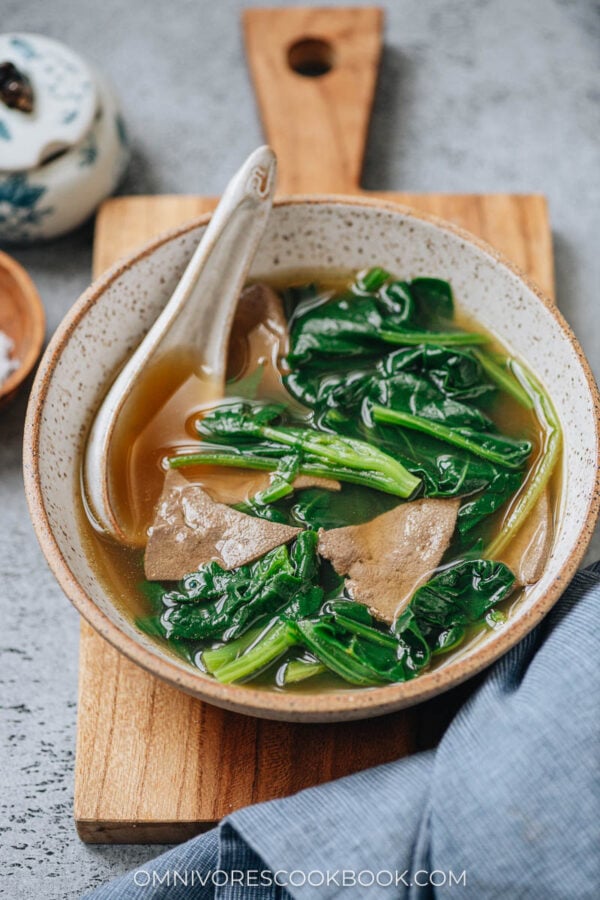 Pork Liver Soup with Spinach (猪肝菠菜汤) - Omnivore's Cookbook