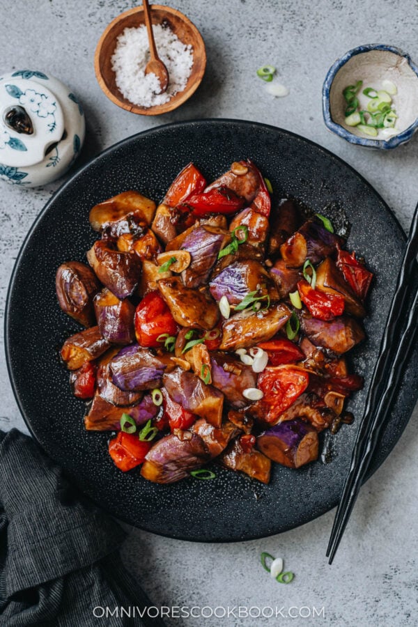 Eggplant with Tomato (西红柿炒茄子) - Omnivore's Cookbook