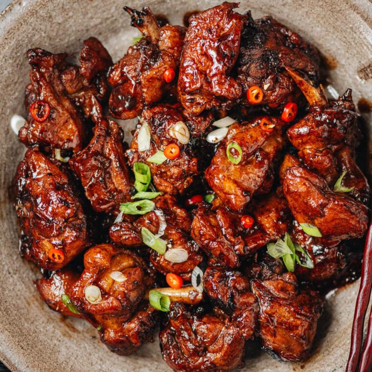 Jing Jiang Rou Si (Peking Shredded Pork, 京酱肉丝)