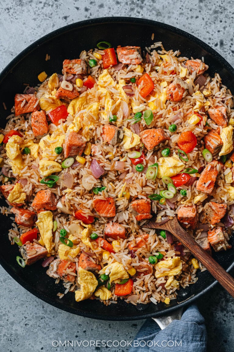 Salmon Fried Rice (三文鱼炒饭) - Omnivore's Cookbook