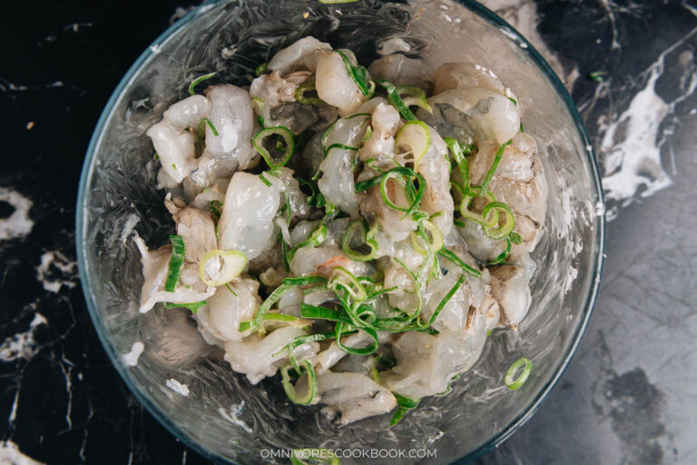 Cheung Fun with Shrimp (鲜虾肠粉) - Omnivore's Cookbook