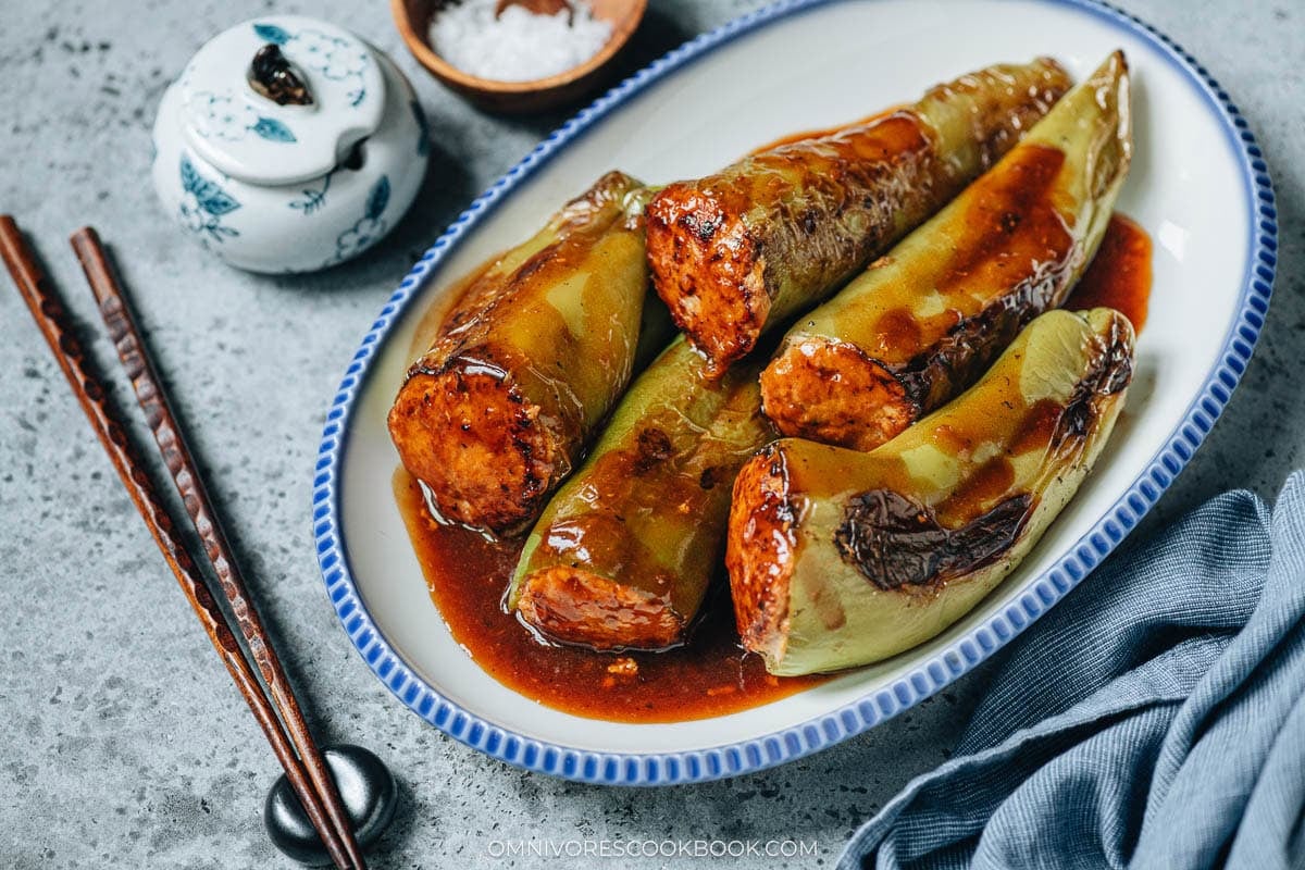 Chinese Stuffed Peppers (青椒酿肉) - Omnivore's Cookbook