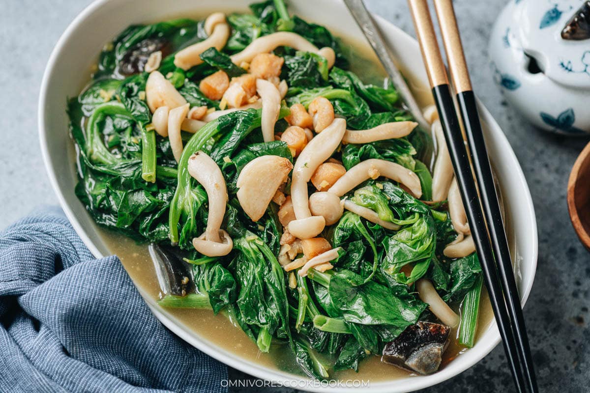 Chinese Braised Pea Shoots (上汤碗豆尖) - Omnivore's Cookbook