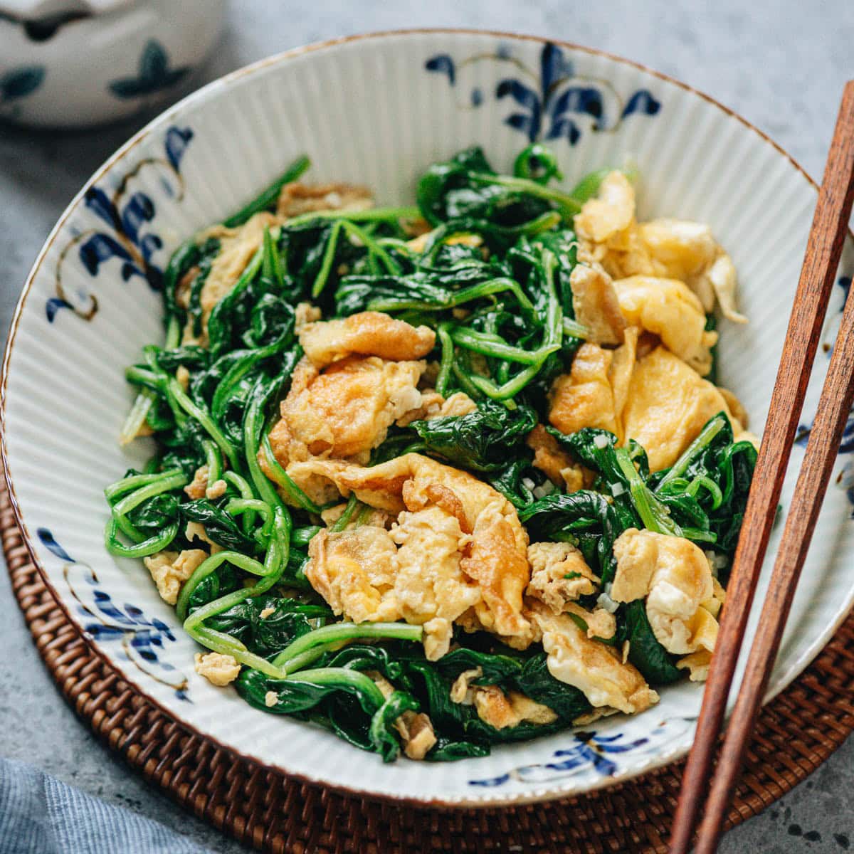 Spinach and Egg Stir Fry (菠菜炒蛋) - Omnivore's Cookbook